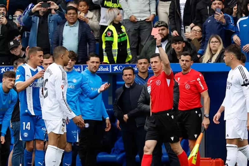 طرد كيليان مبابي للمرة الأولى منذ 6 سنوات (فيديو) | يلاكورة