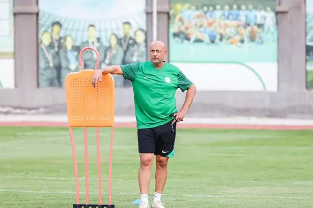 أهلي بنغازي الليبي يعلن تعاقده مع المدرب طارق مصطفى | يلاكورة